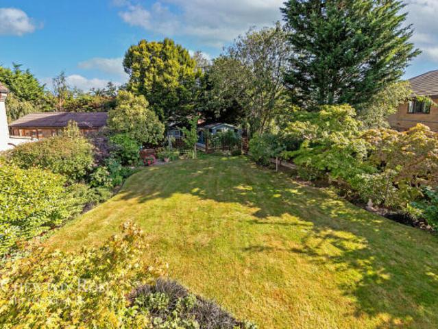 5 bedroom detached house for sale in Fortescue Drive, Shenley Church End, MK5