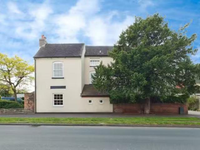 5 bedroom detached house for sale in Fazeley Road, Tamworth, B78