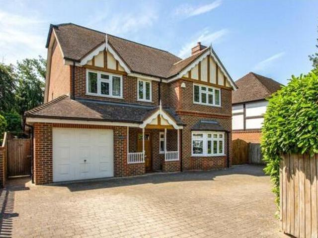 5 Bedroom Detached House For Sale In Farnborough