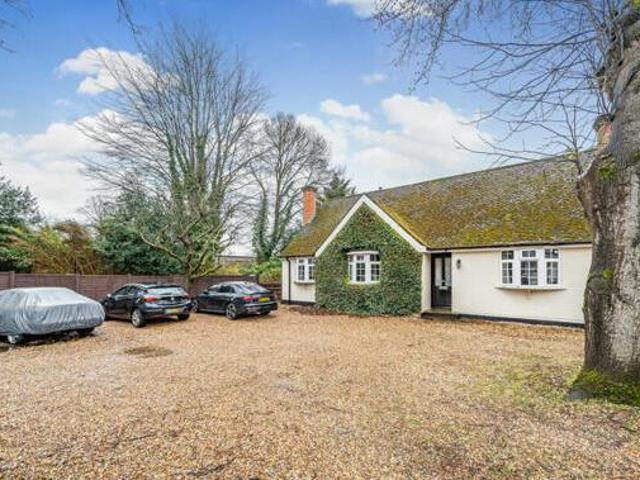 5 Bedroom Detached House For Sale In Farnborough