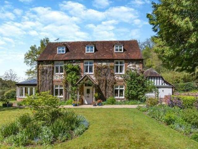 5 Bedroom Detached House For Sale In Farnham