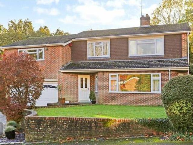 5 Bedroom Detached House For Sale In Farnham, Surrey