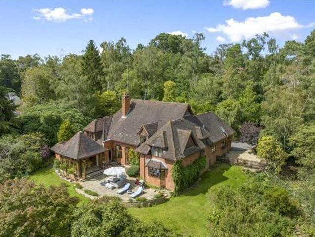 5 Bedroom Detached House For Sale In Farnham, Surrey