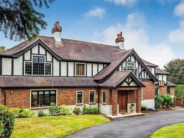 5 Bedroom Detached House For Sale In Fetcham
