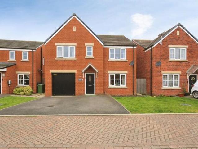 5 bedroom detached house for sale in Fenton Close, Hampton Gardens, Peterborough, PE7