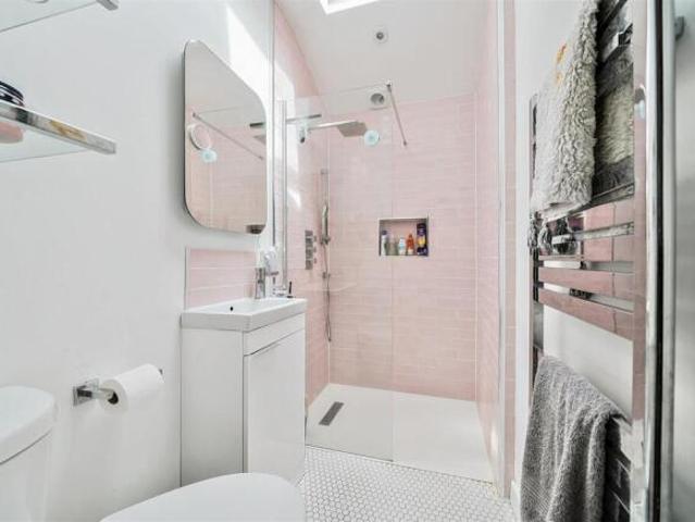 5 bedroom detached house for sale in Ferrers Avenue, West Drayton, UB7