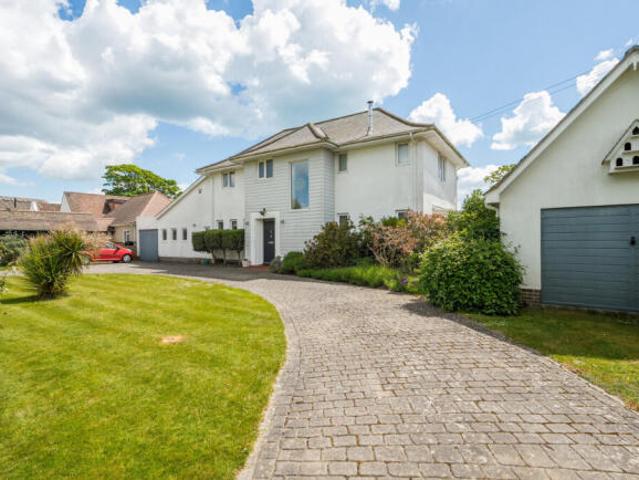 5 bedroom detached house for sale in Ferringham Lane, Ferring, Worthing, West Sussex, BN12