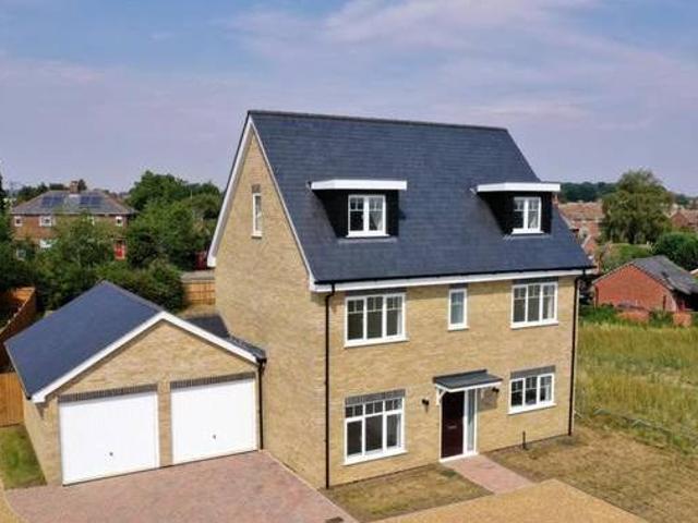 5 bedroom detached house for sale in Field View Wethersfield Braintree CM7