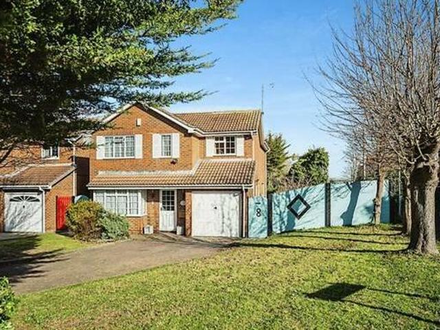 5 bedroom detached house for sale in Filborough Way Gravesend DA12