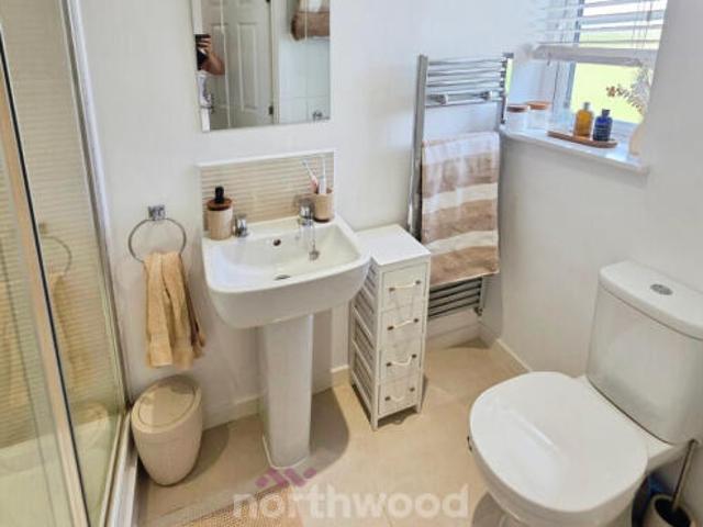 5 bedroom detached house for sale in Fillies Avenue, Bessacarr, Doncaster, DN4