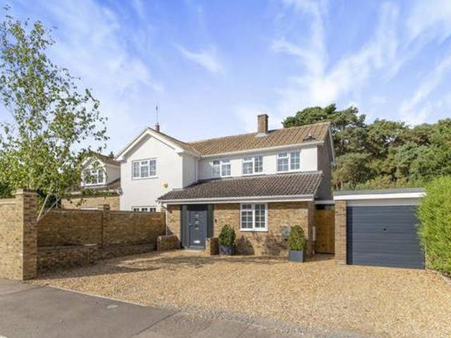 5 bedroom detached house for sale in Fir Tree Road Silsoe MK45