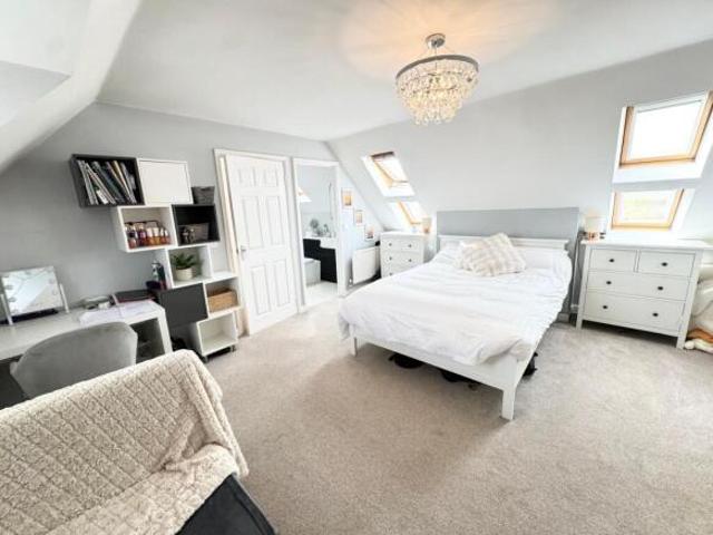 5 bedroom detached house for sale in Firecrest Road, Gabriel Park, Basingstoke, RG22