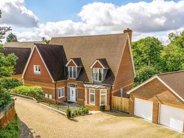 5 Bedroom Detached House For Sale In Fleet