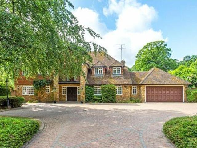 5 Bedroom Detached House For Sale In Fleet