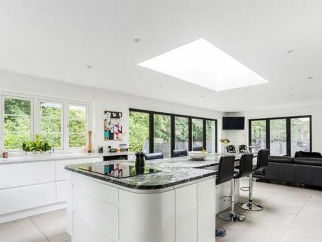5 Bedroom Detached House For Sale In Fleet