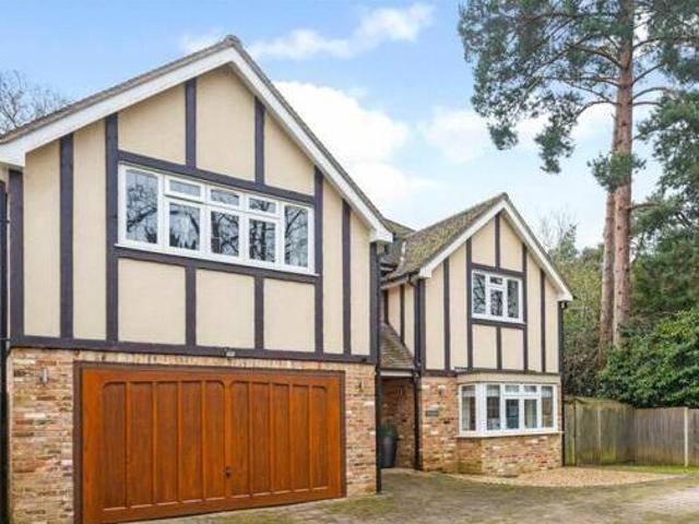 5 Bedroom Detached House For Sale In Fleet, Hampshire