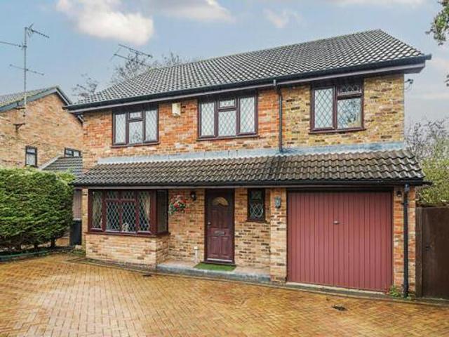 5 Bedroom Detached House For Sale In Fleet, Hampshire
