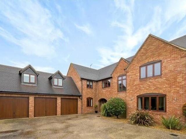 5 Bedroom Detached House For Sale In Flore, Northampton