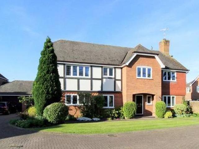 5 bedroom detached house for sale in Fryer Avenue Leamington Spa CV32