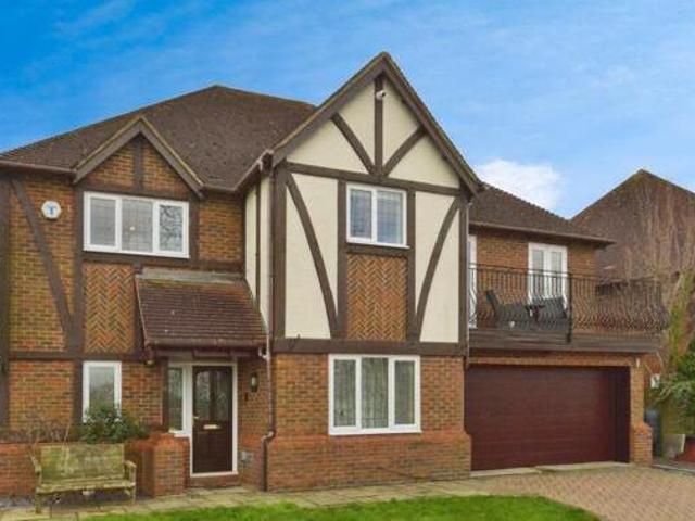 5 Bedroom Detached House For Sale In Furzton