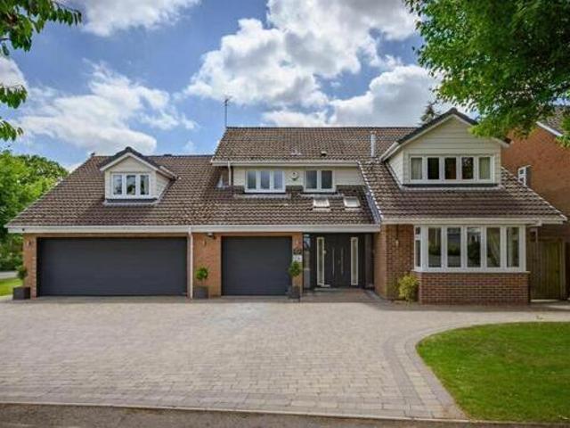 5 Bedroom Detached House For Sale In Knowle