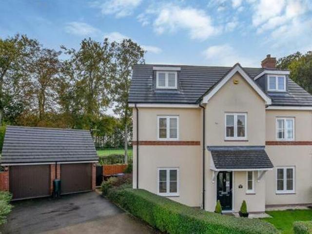 5 Bedroom Detached House For Sale In Kennett