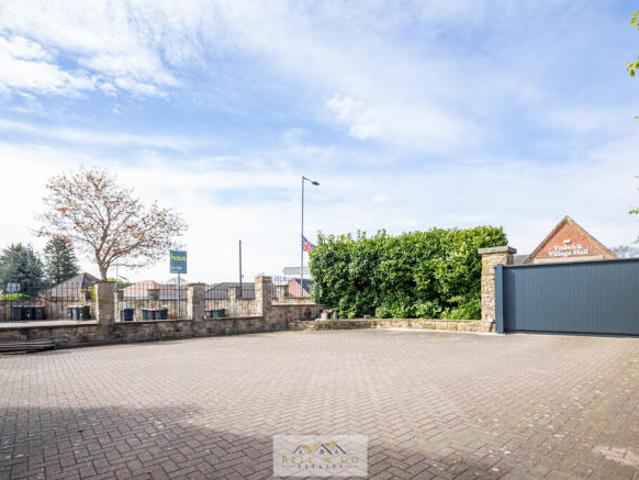 5 bedroom detached house for sale in Kiveton Lane, Todwick, Sheffield, S26