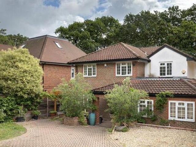 5 Bedroom Detached House For Sale In Kingston Upon Thames