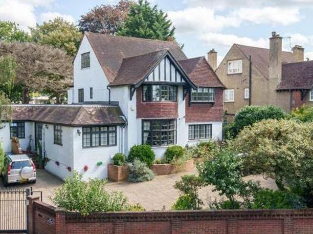 5 Bedroom Detached House For Sale In Kingston Upon Thames