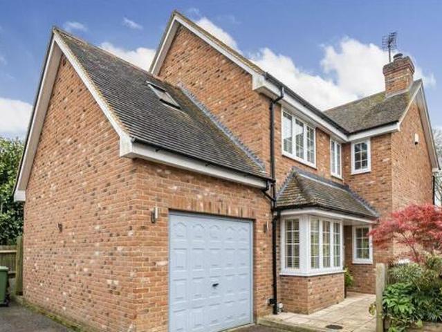 5 Bedroom Detached House For Sale In Kingswood