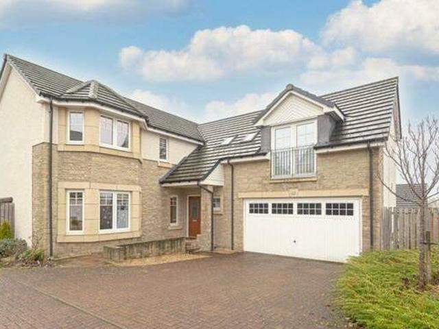 5 bedroom detached house for sale in Kirkfield Place Auchterarder PH3
