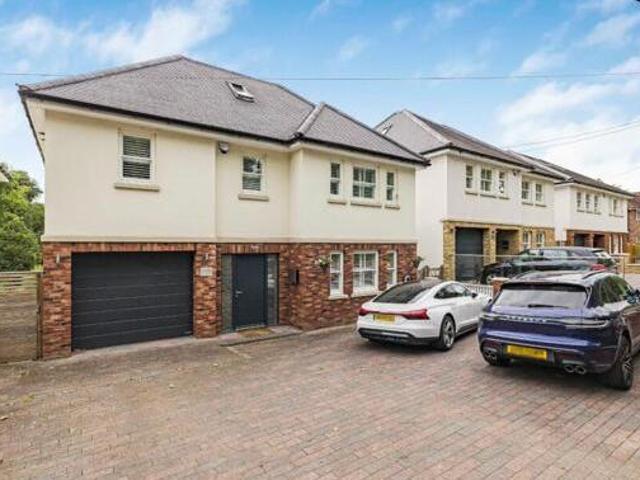 5 Bedroom Detached House For Sale In Hoddesdon
