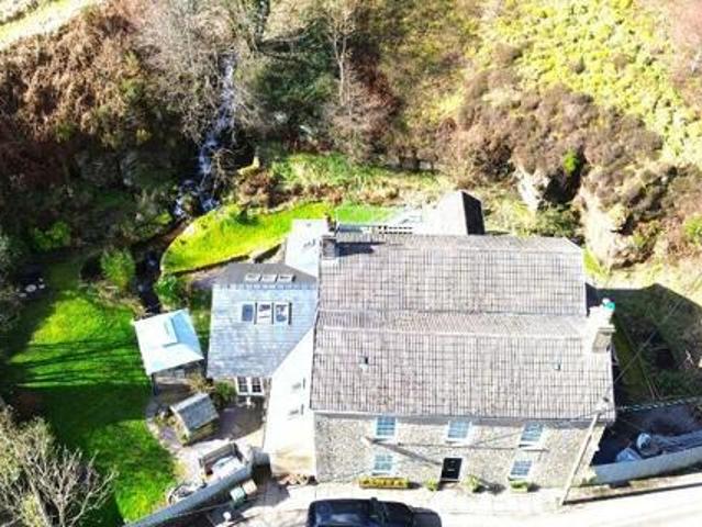 5 Bedroom Detached House For Sale In Hollybush Village