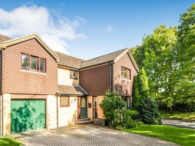 5 Bedroom Detached House For Sale In Hook, Hampshire