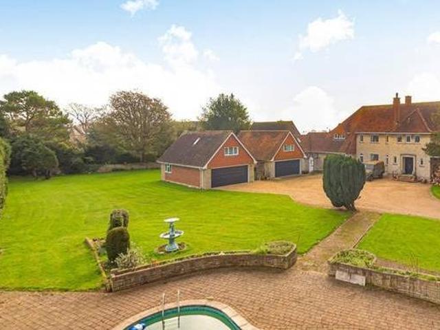 5 bedroom detached house for sale in Hook Park Road Hook Park SO31