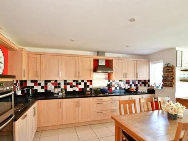 5 Bedroom Detached House For Sale In Horley