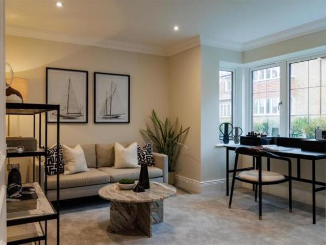 5 bedroom detached house for sale in Horseshoe Lane West, Guildford, GU1