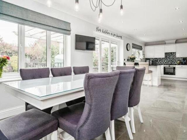 5 Bedroom Detached House For Sale In Hatfield