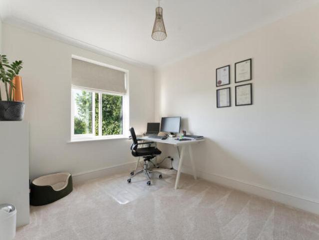 5 bedroom detached house for sale in Havant Road, Farlington, PO6