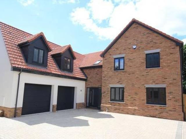 5 bedroom detached house for sale in Hayfields Greenfield Road Flitton MK45 MK45