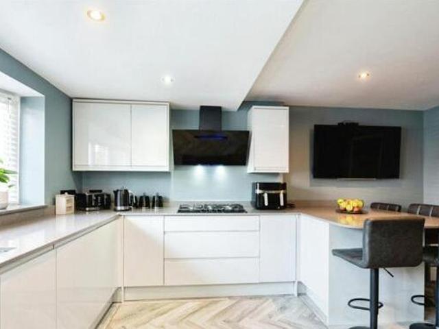 5 Bedroom Detached House For Sale In Hayling Island