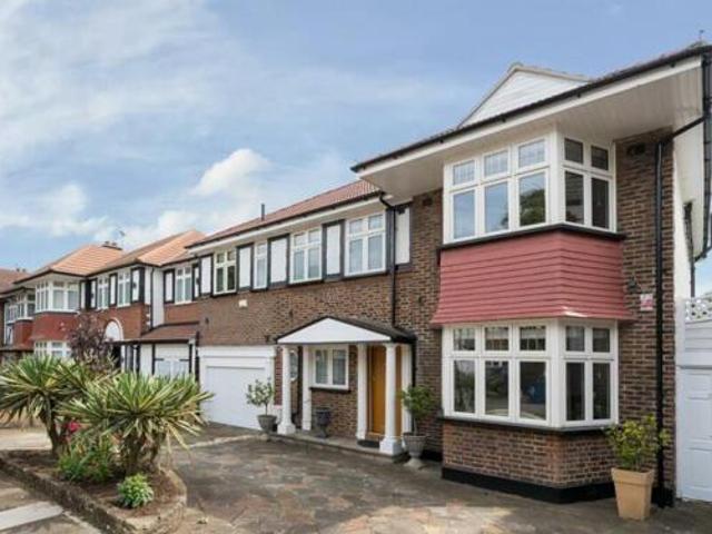 5 Bedroom Detached House For Sale In Haymills Estate