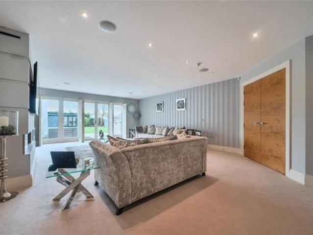 5 bedroom detached house for sale in Hazel Grove, Farnborough Park, BR6