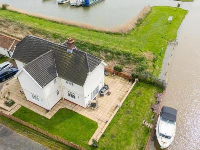 5 Bedroom Detached House For Sale In Haddiscoe