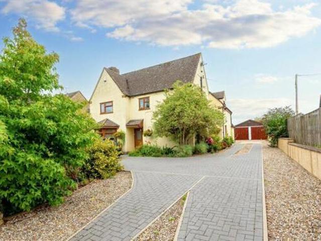 5 Bedroom Detached House For Sale In Hailey