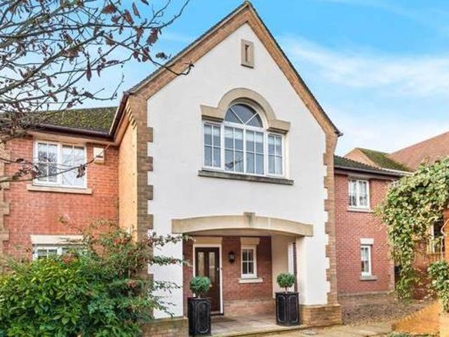 5 bedroom detached house for sale in Half Acre Hitchin SG5 SG5