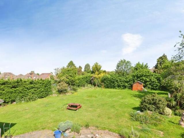 5 bedroom detached house for sale in Hall Close, Glen Parva, Leicester, Leicestershire, LE2