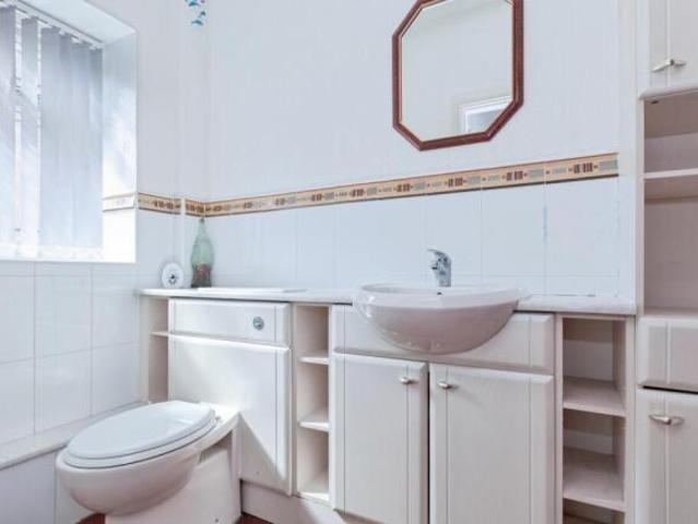5 bedroom detached house for sale in Hall Close, Glen Parva, Leicester, Leicestershire, LE2