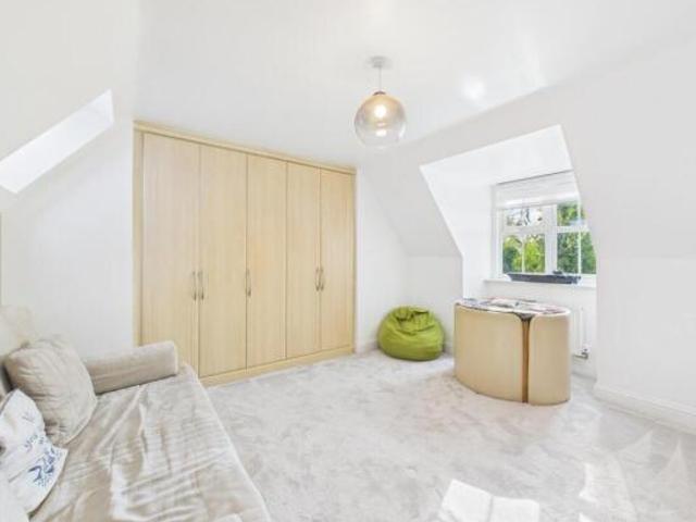 5 bedroom detached house for sale in Hamlet Court, Chellaston, DE73