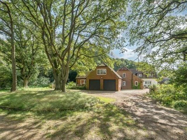 5 Bedroom Detached House For Sale In Hampshire